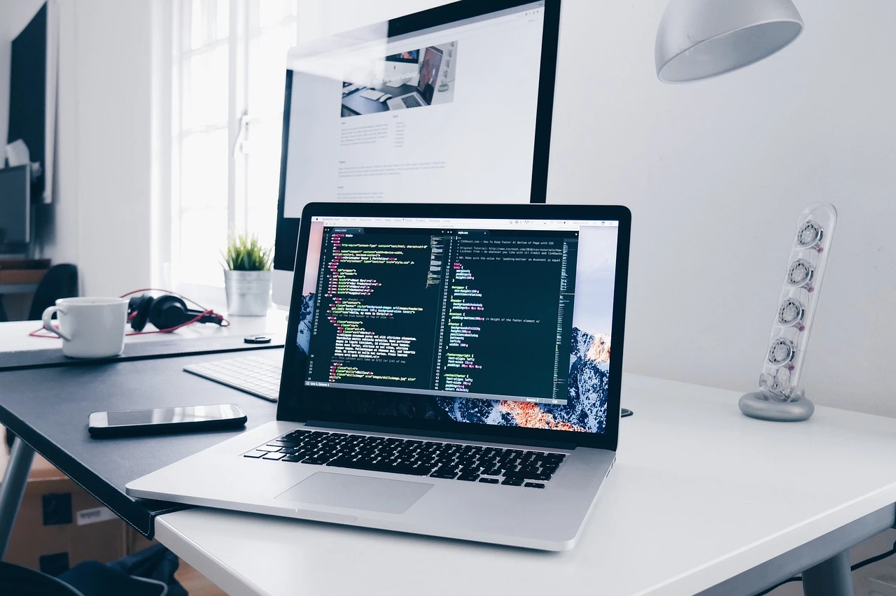 10 Best Laptop for Computer Science Students [in 2025]